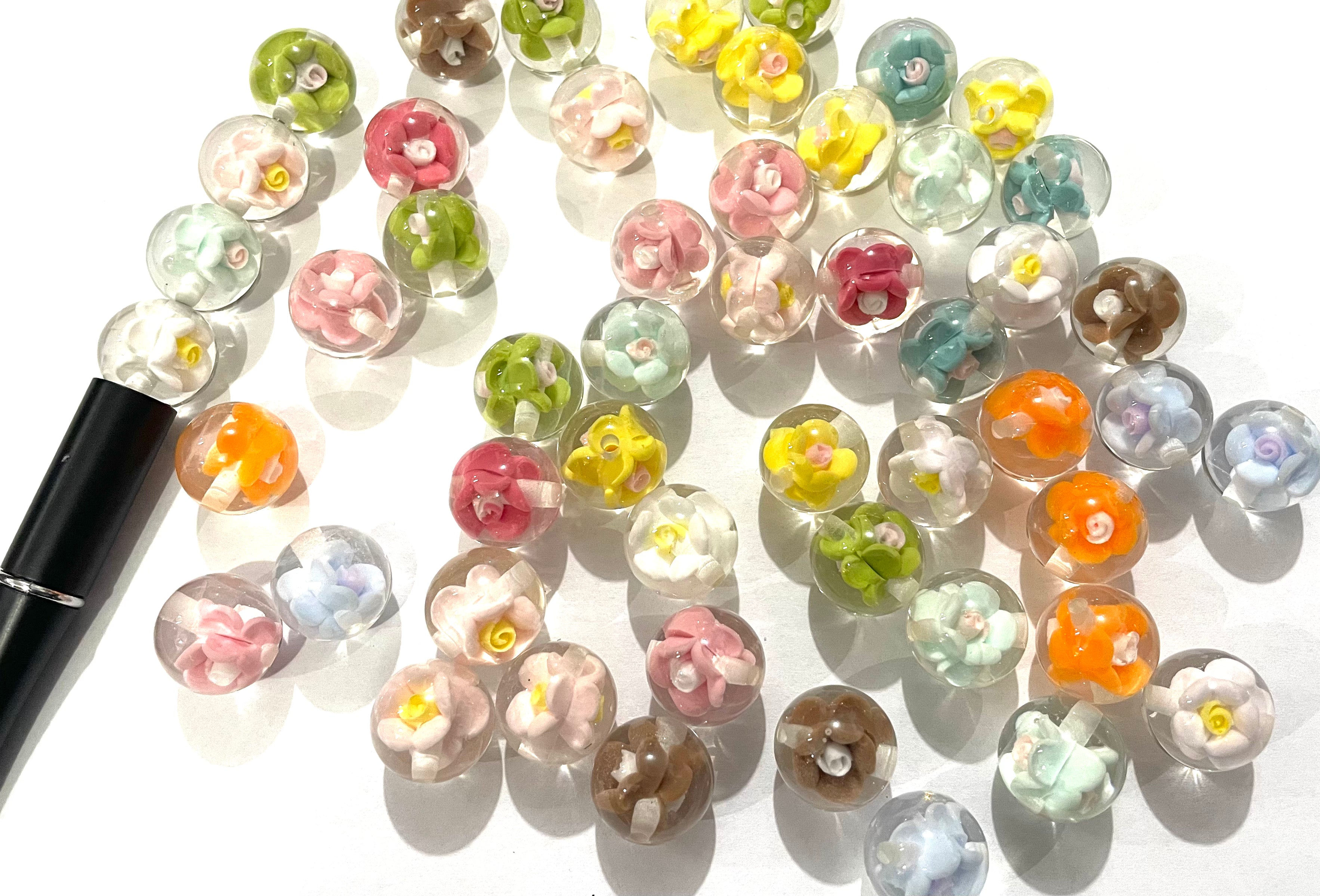 Acrylic bead with flower Random Mix 16mm – Wonder Life Mart